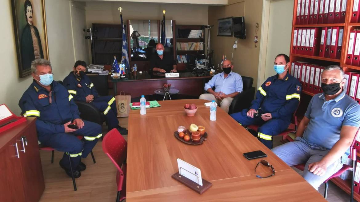 ΣΥΝΑΝΤΗΣΗ ΔΗΜΑΡΧΟΥ ΡΗΓΑ ΦΕΡΑΙΟΥ ΜΕ ΤΟΝ ΠΕΡΙΦΕΡΕΙΑΚΟ ΔΙΟΙΚΗΤΗ ...